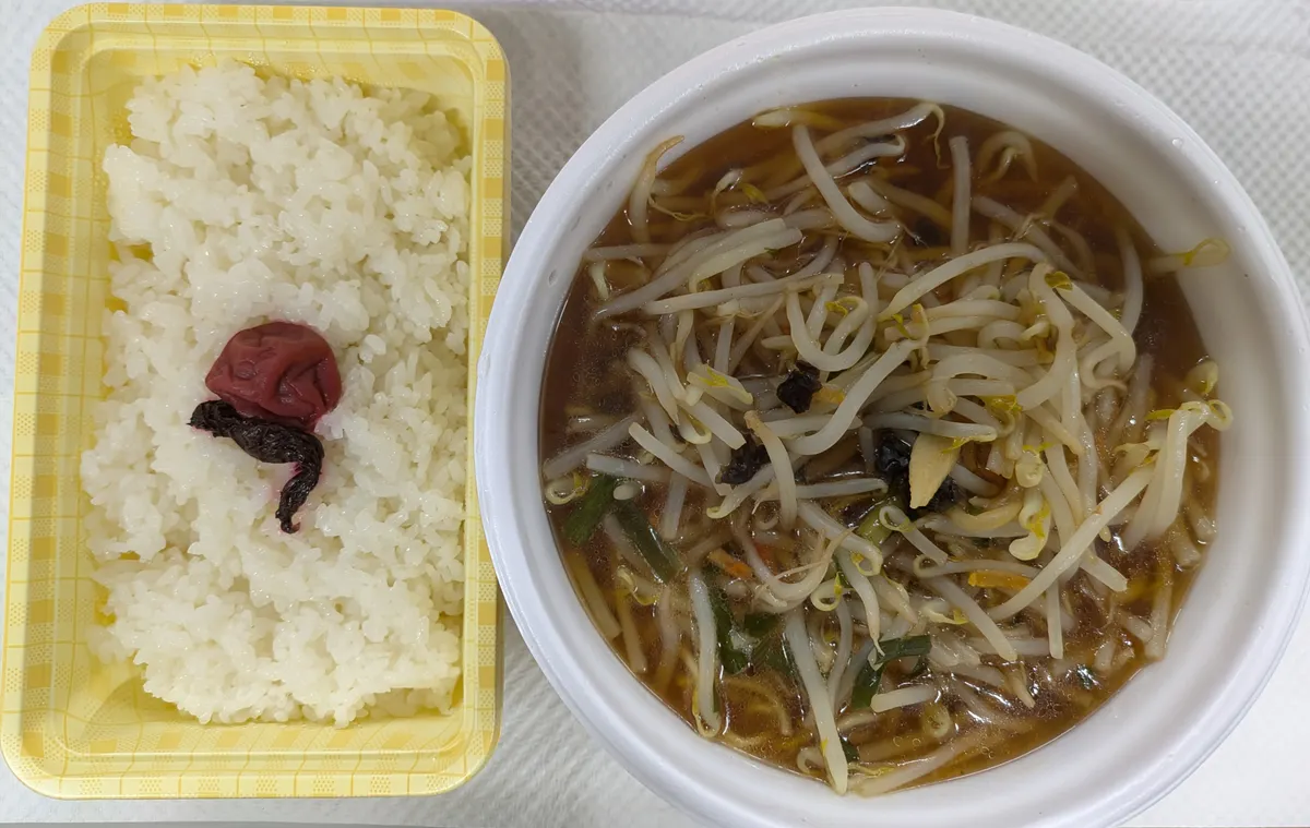 熱々で頂くサンマー麺 | すごめんち
